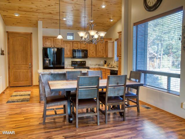 661 Spirea Lane