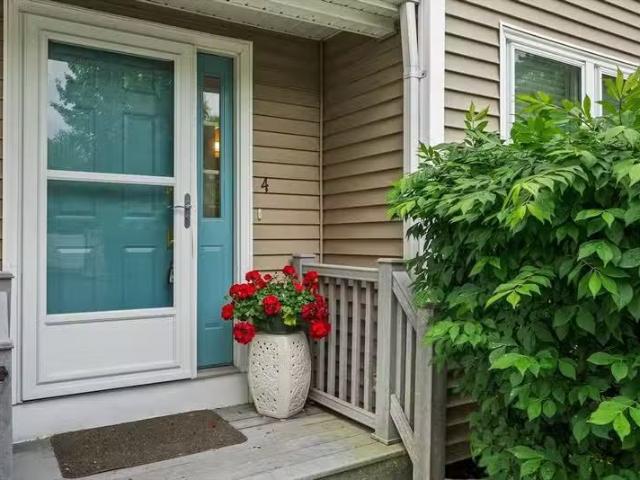 661 Pleasant St #4, Weymouth, MA 02189 MLS# 73244753