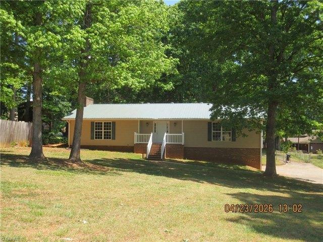 661 Runningbrook Ln, Rural Hall, NC 27045