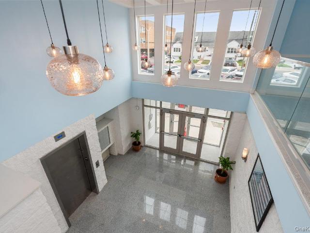661 W Broadway 404