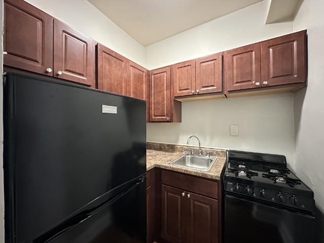 661 W Sheridan Road # 106