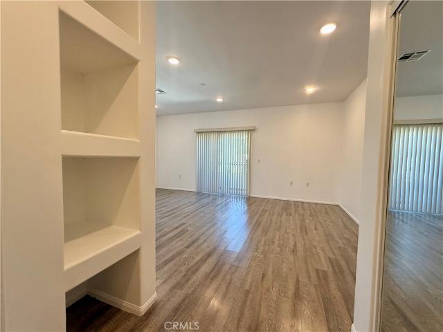 6624 Balboa Boulevard 4