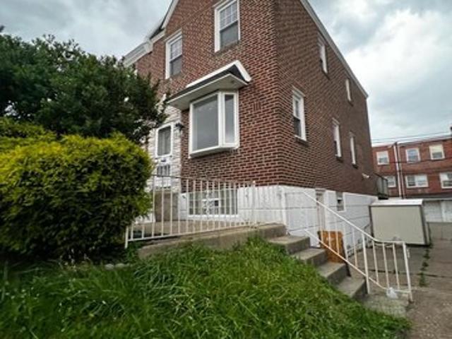 6624 Cottage St, Philadelphia, PA 19135