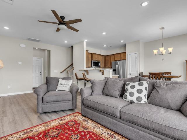 6624 Hanworth Trce