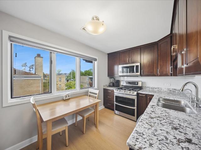 6625 N Northwest Highway # 303