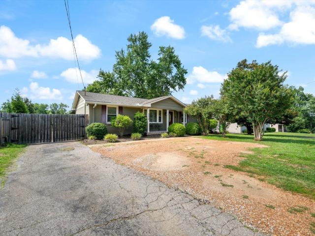 6628 Cabot Dr
