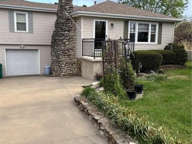 6629 Berry Rd, Kansas City, KS 66106