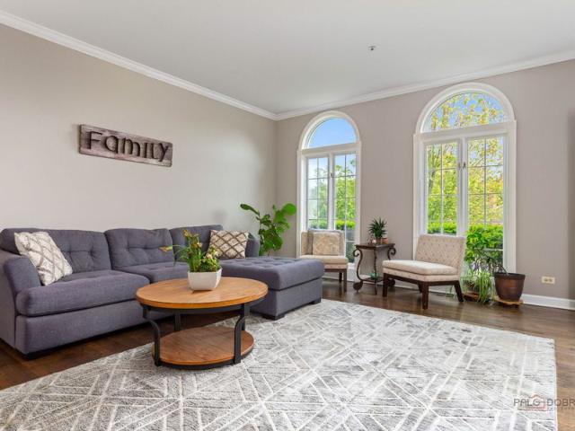 6620 Carriage Way, Long Grove, IL
