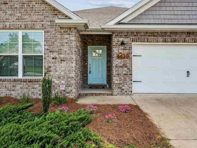 6620 Covington Cir, Pensacola, FL 32526