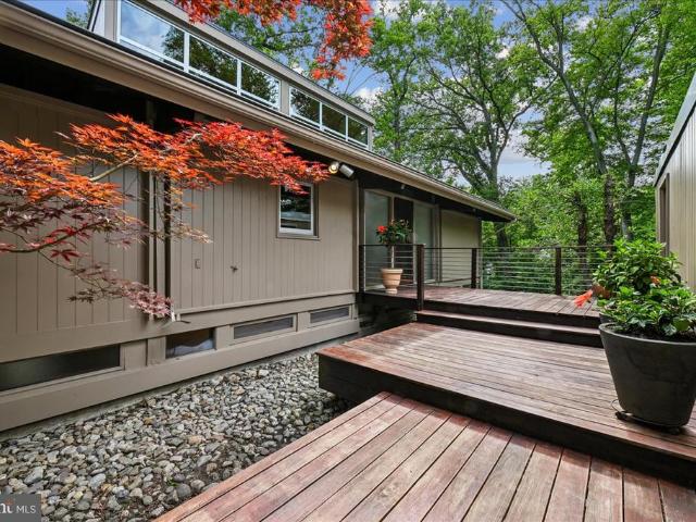 6620 Fernwood Court