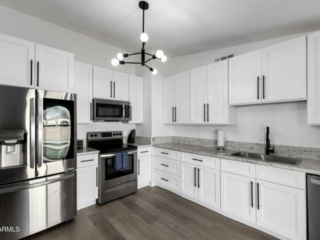 6620 W Cholla St, Glendale, AZ 85304