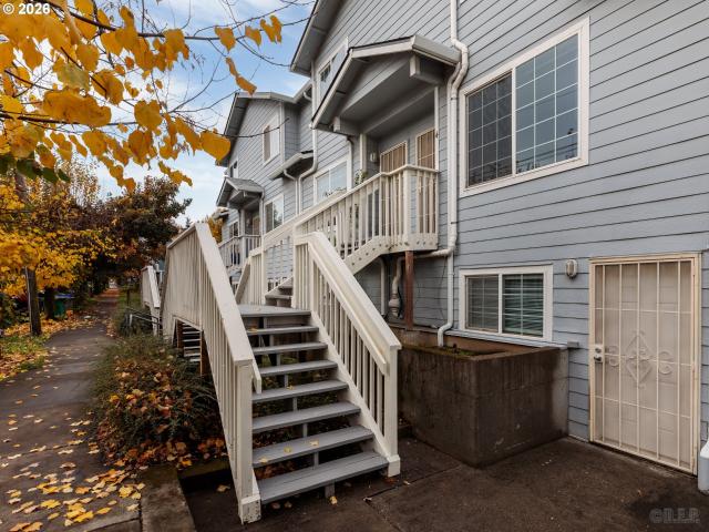 6621 N Columbia Way, Portland, OR 97203 | MLS #566881 | Compass
