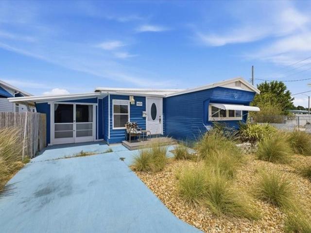 6621 Kansas St, Bradenton, FL 34207