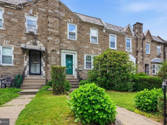 6621 Large St, Philadelphia, PA 19149