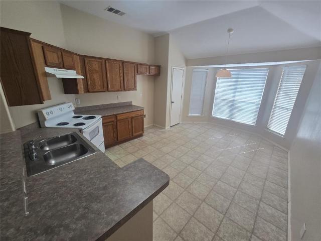 6622 Fairglen Dr, Arlington, TX 76002 | MLS #21192 | Compass