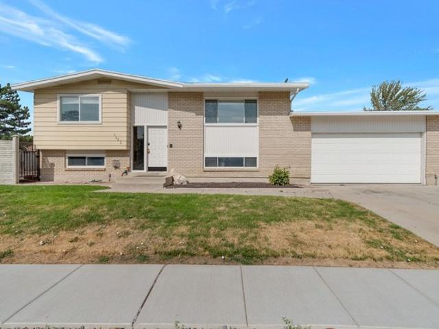 6622 S Georgia Dr W, West Jordan, UT 84084
