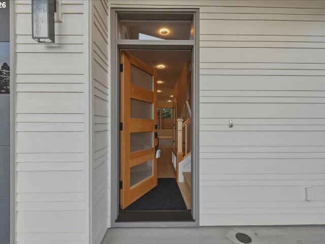 6623 NE 27TH PL