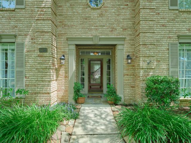6623 Lussier Drive