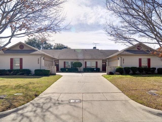 6623 Waterwood Trl, Benbrook, TX 76132