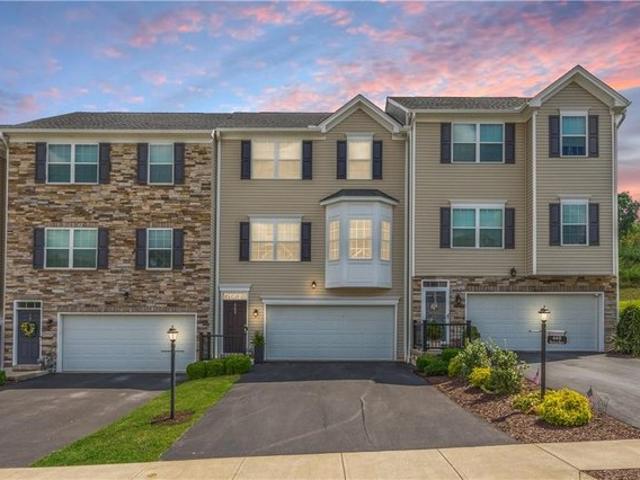 662 Freedom Dr, Carnegie, PA 15106