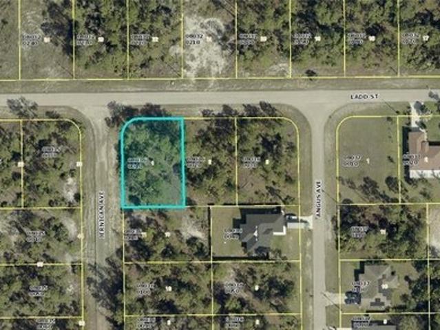 662 Ladd St, Lehigh Acres, FL 33974