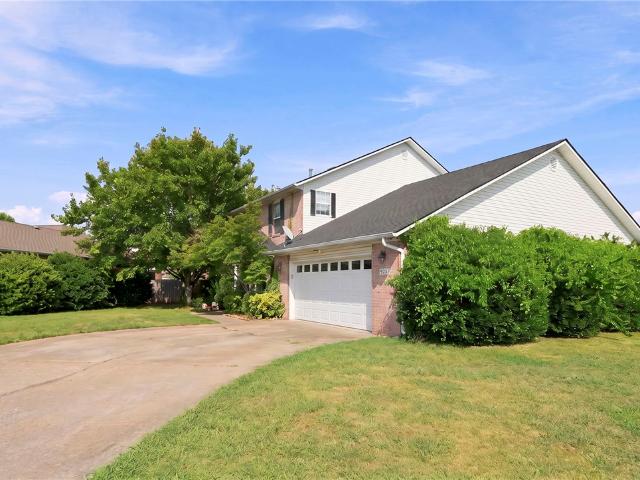 662 N Meadowlands Drive