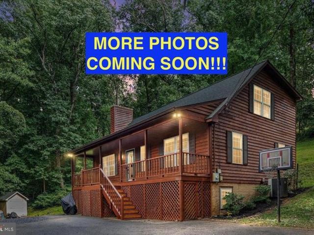 662 Northern Spy Dr, Linden, VA 22642