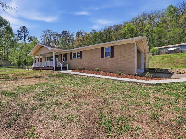 662 Red Hill Valley Road SE