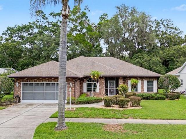 6634 Northlake Dr, Zephyrhills, FL 33542