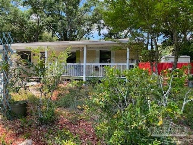 6634 Lee St, Milton, FL 32570