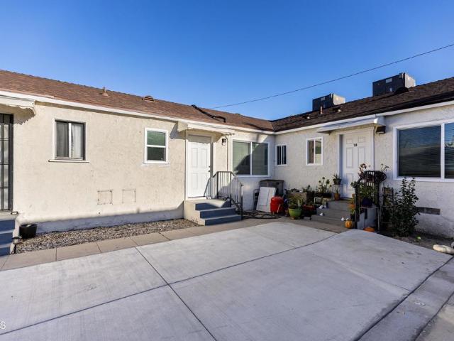 6634 Vineland Ave, Los Angeles, CA 91606 | MLS #P1 26214 | Compass