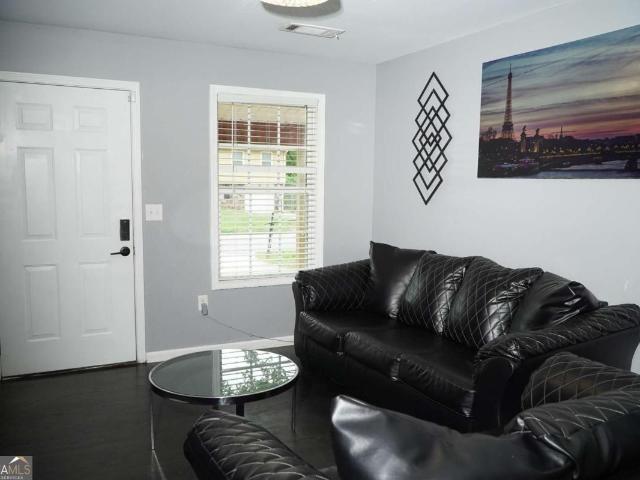 6635 King George Way