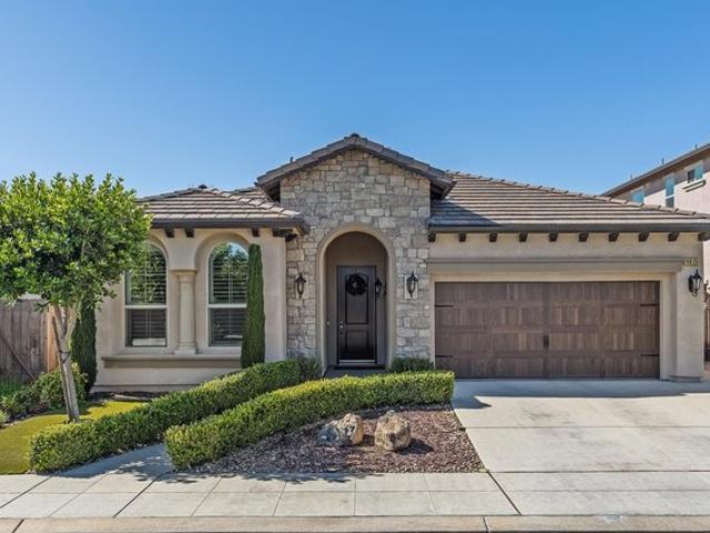 6635 W Kadota Ave, Fresno, CA 93723