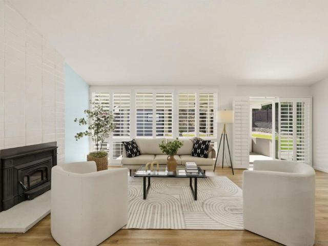 6636 Bisby Lake