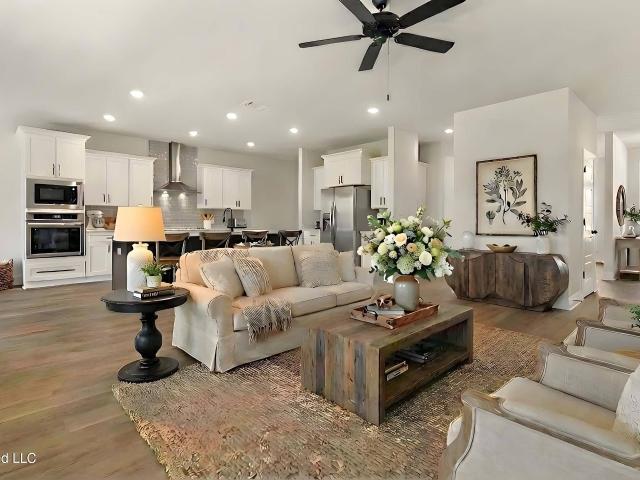 6636 Palm Pointe Drive