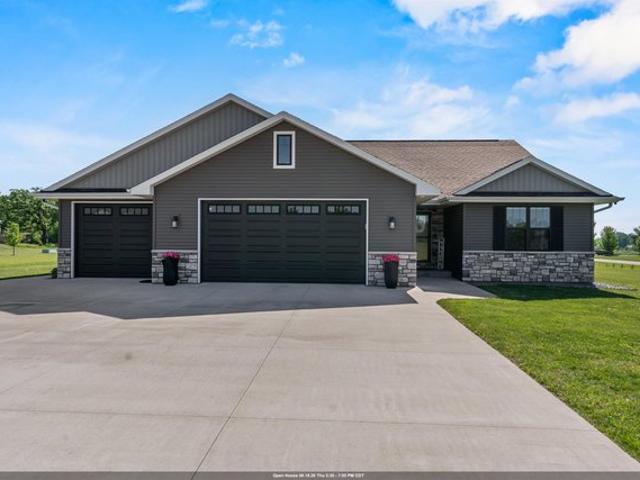6636 Rustic Oaks Dr, Winneconne, WI 54986