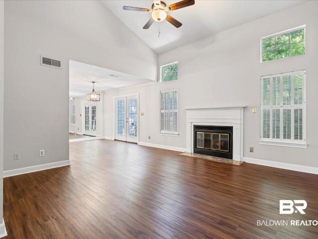 6637 Jackson Square B2