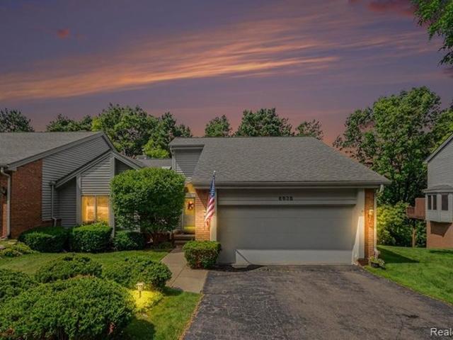 6638 Ridgeview Dr, Independence, MI 48346