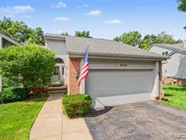 6638 Ridgeview Drive