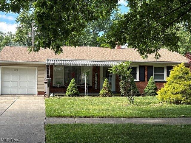 6638 Rochelle Blvd, Parma Heights, OH 44130