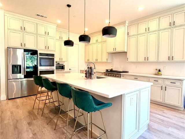 6639 Creekside