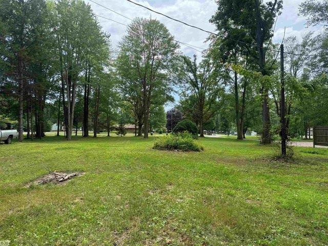 6630 Holland St, Algonac, MI 48001