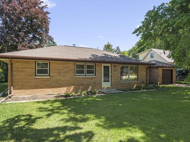 6630 W Holmes Ave, Greenfield, WI 53220