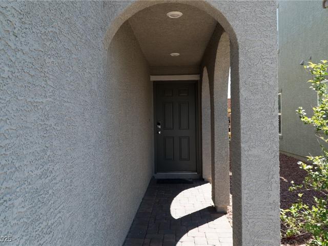 6631 Frosted Harvest Ave, Las Vegas, NV 89108 | MLS #2732 | Compass