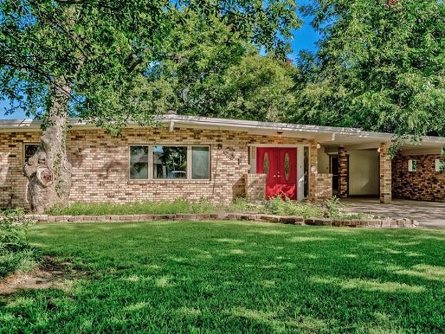 6631 Hansen Blvd, Groves, TX 77619