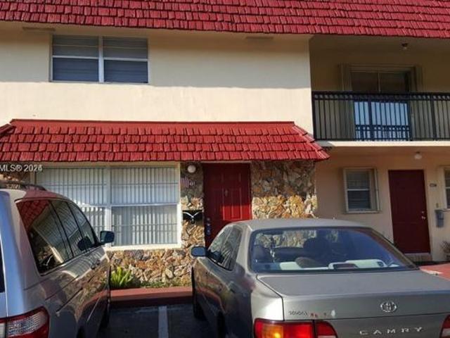 6631 SW 41st Ct #11, Davie, FL 33314