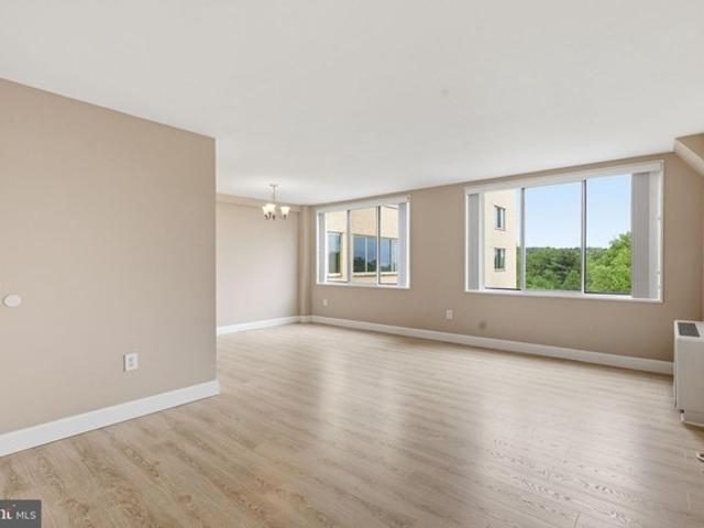 6631 Wakefield Dr Apt 519, Alexandria, VA 22307