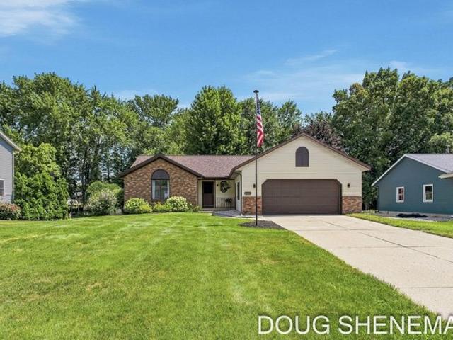 6632 City View Dr, Hudsonville, MI 49426