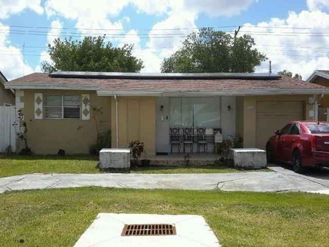 6632 Emerald Lake Dr, Miramar, FL 33023