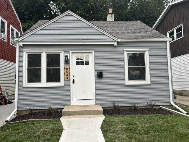 6633 Hillside Ln, Wauwatosa, WI 53213
